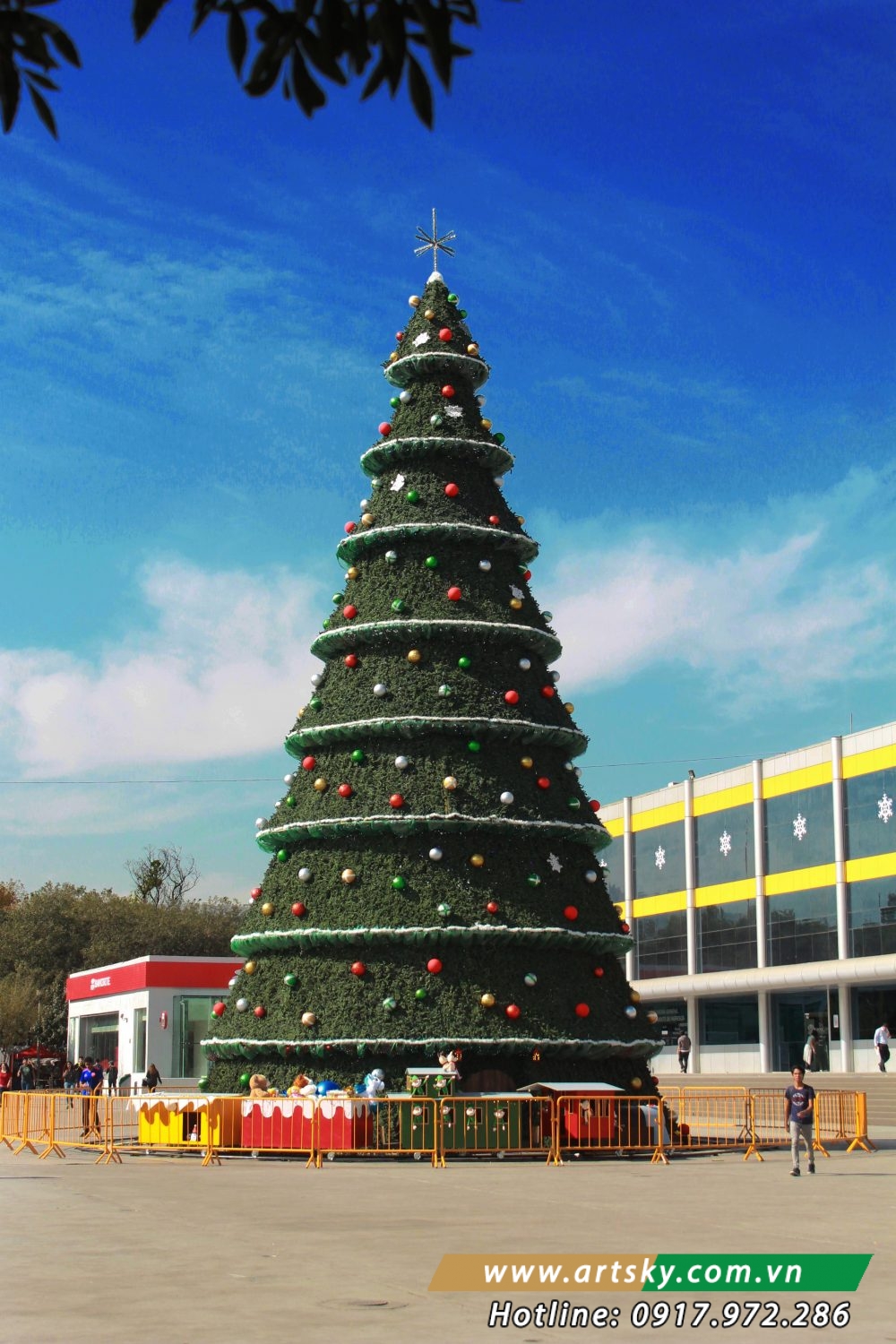 Dịch vụ Thi công cây thông Noel chất lượng - Tạo nên không gian tuyệt ...